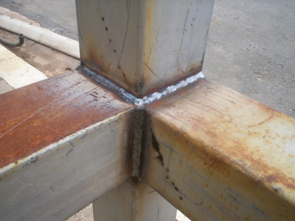 Estrutura Metálica: Peças Soldadas ou Aparafusadas?